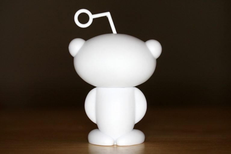 REVIEW: reddit’s Snoo – Plastic and Plush