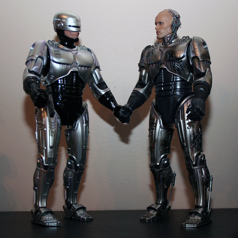 REVIEW: RoboCop – Battle Damaged Version – Plastic and Plush