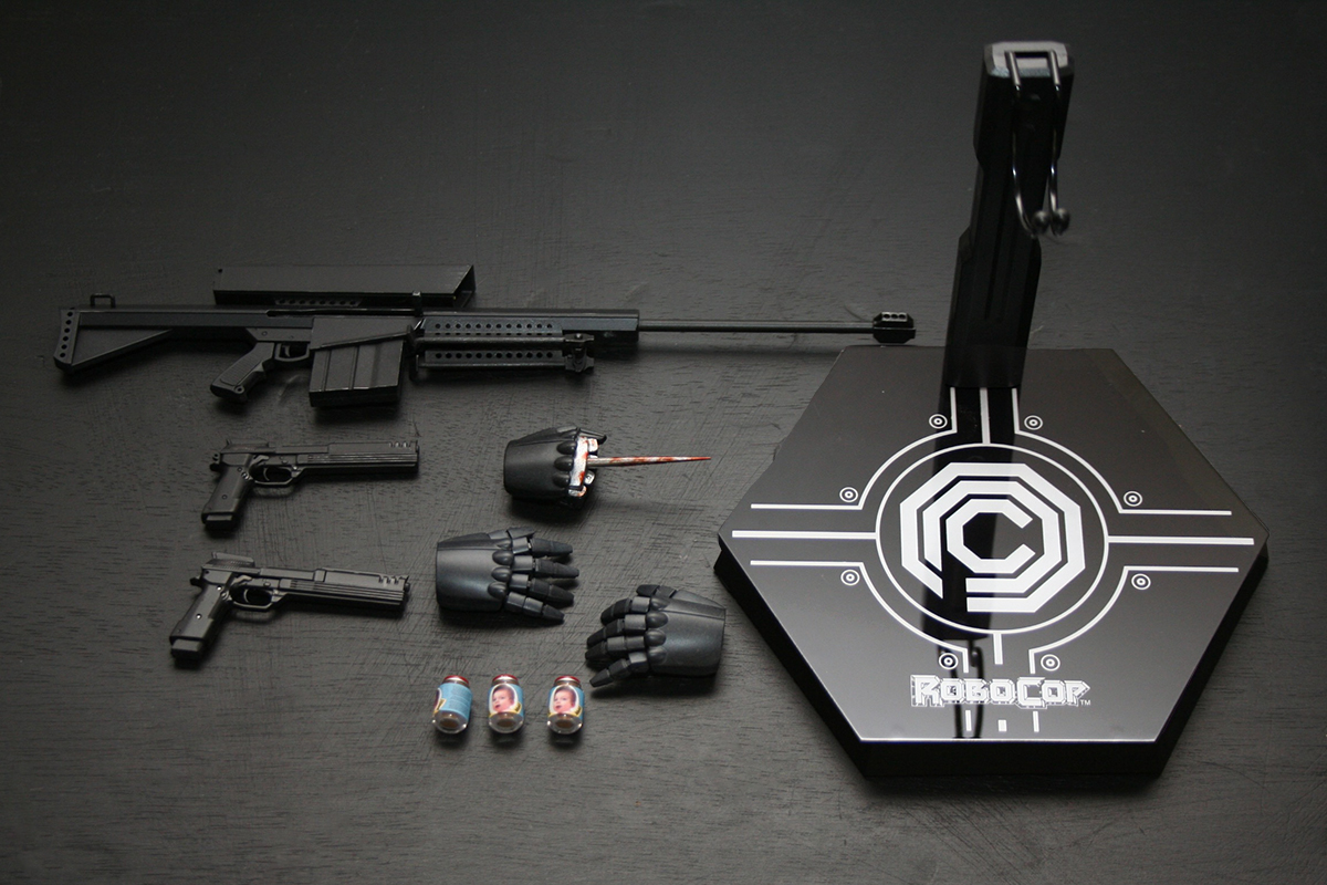 REVIEW: RoboCop – Battle Damaged Version – Plastic and Plush