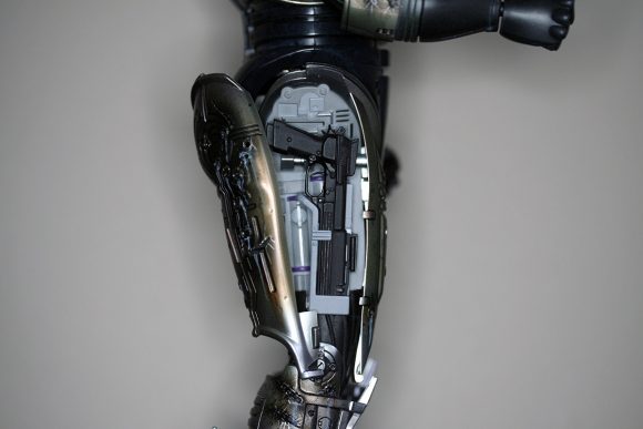 REVIEW: RoboCop – Battle Damaged Version – Plastic and Plush