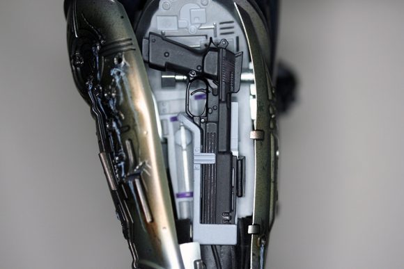 REVIEW: RoboCop – Battle Damaged Version – Plastic and Plush