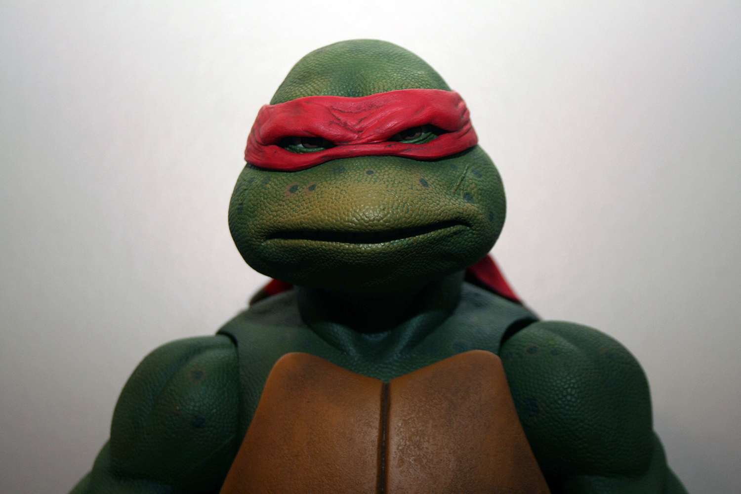 REVIEW: TMNT (1990 Movie) – 1/4th Scale Raphael – Plastic and Plush