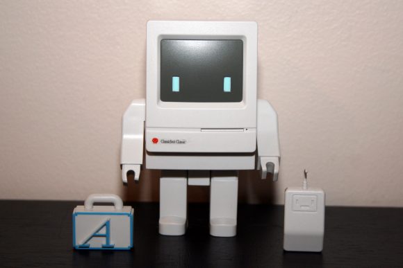 REVIEW: Classicbot Classic – Plastic and Plush