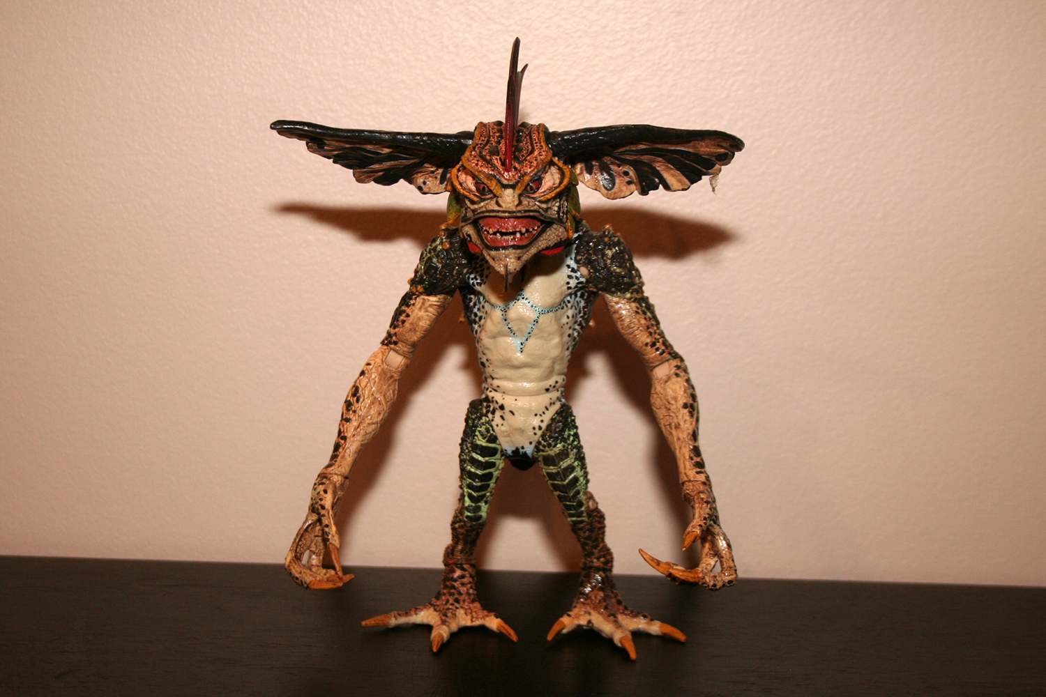 REVIEW: NECA's Mohawk Gremlin